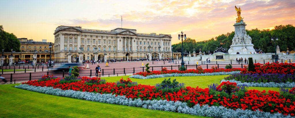 Queen Elizabeth II - Getting To Know The Iconic Leader And Special ...